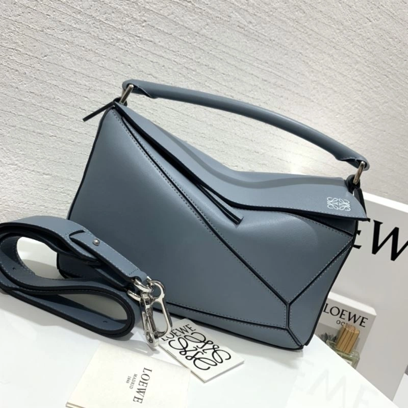 Low-cost Loewe Puzzle Bags