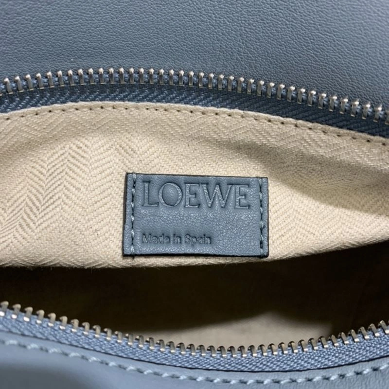 Low-cost Loewe Puzzle Bags
