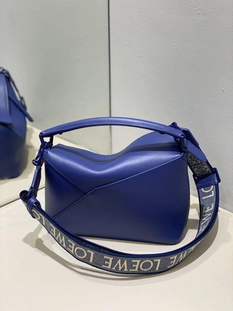 Low-cost Loewe Puzzle Bags