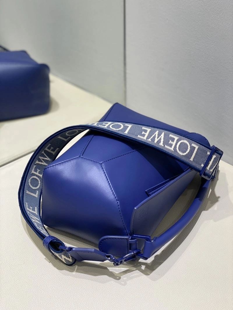 Low-cost Loewe Puzzle Bags