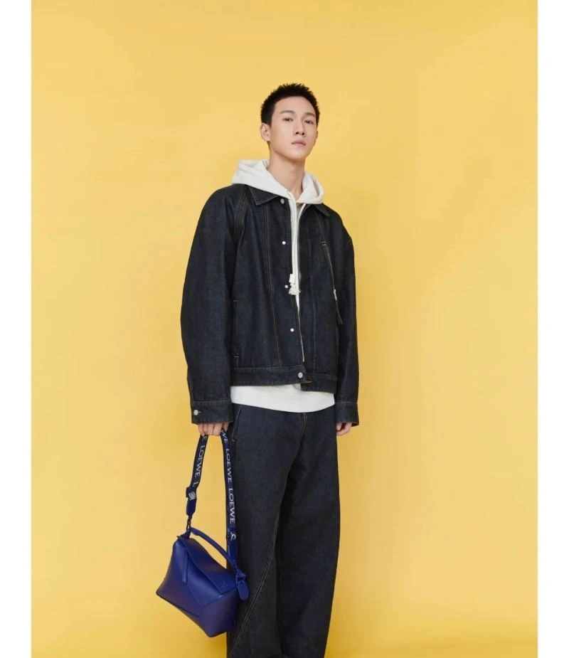 Low-cost Loewe Puzzle Bags