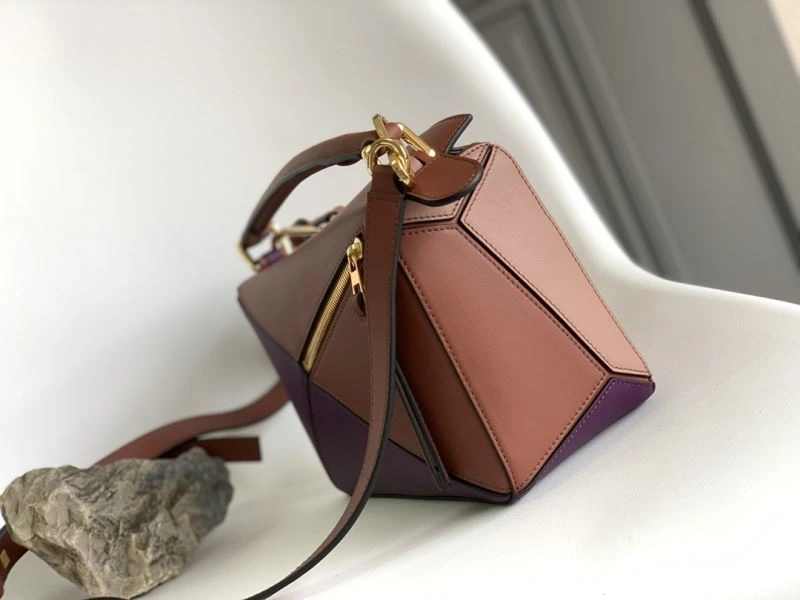 Indistinguishable Loewe Puzzle Bags