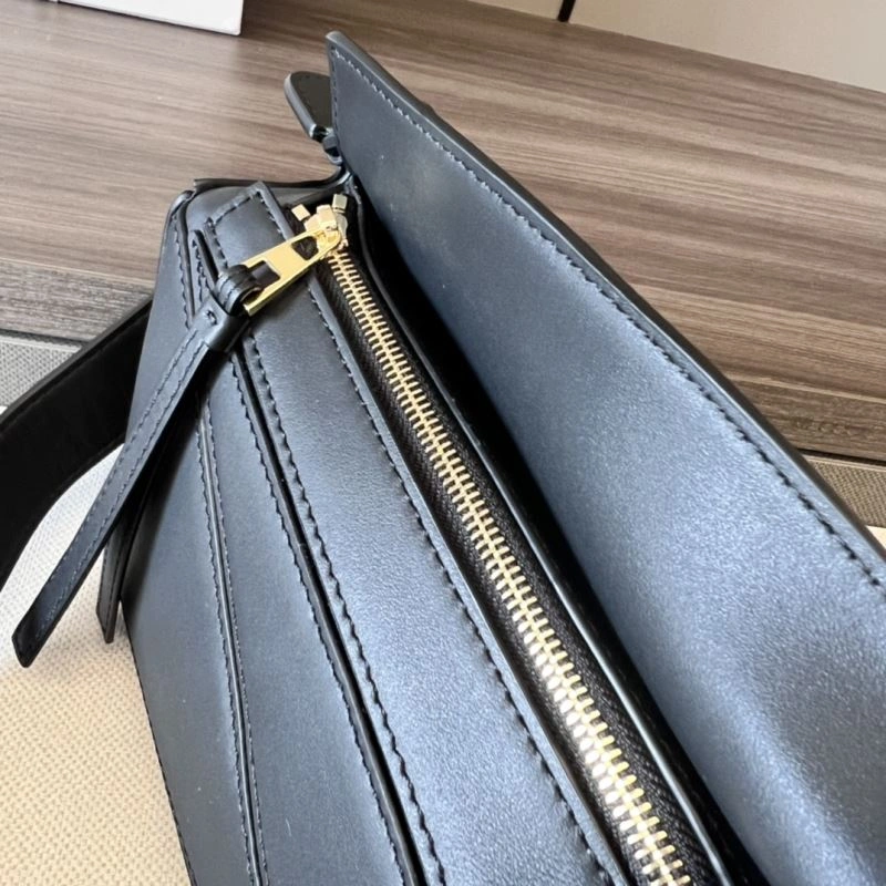 Bargain Loewe Puzzle Bags