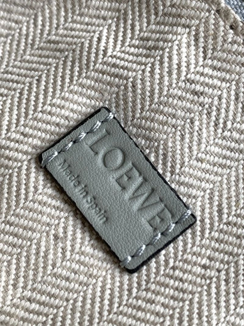 Bargain Loewe Puzzle Bags