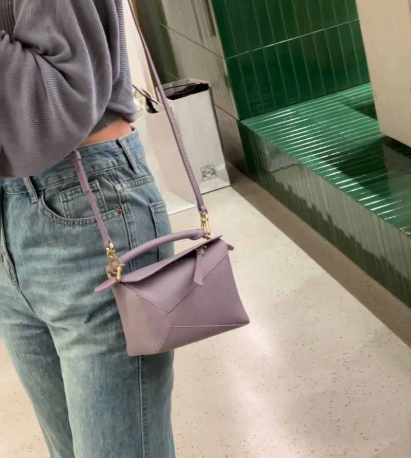 Cut-rate Loewe Puzzle Bags