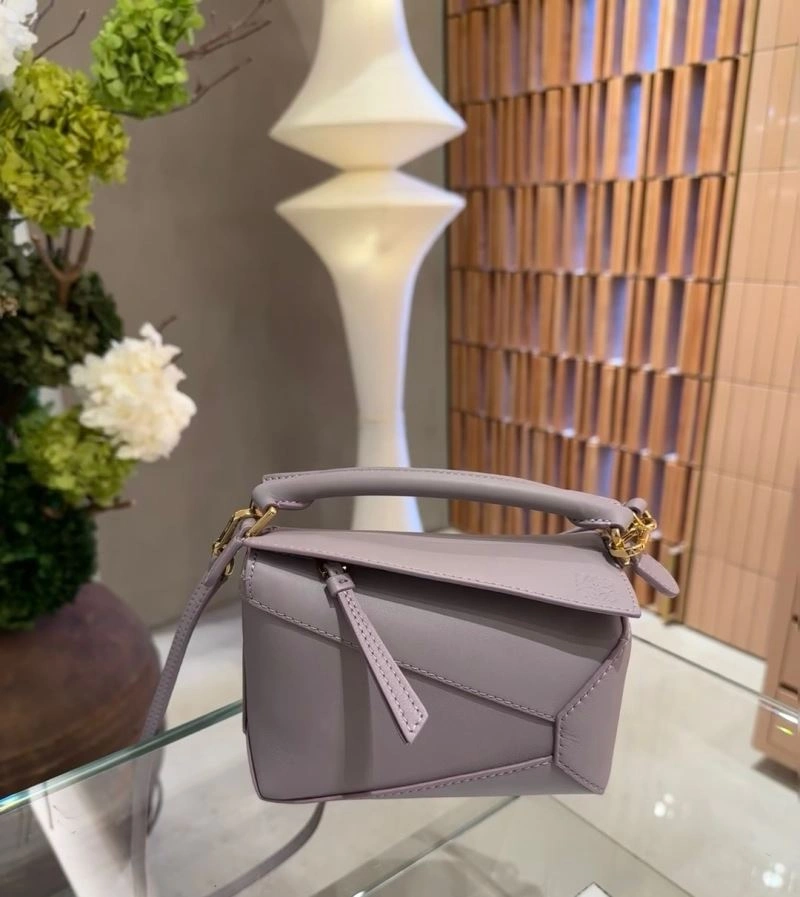 Cut-rate Loewe Puzzle Bags