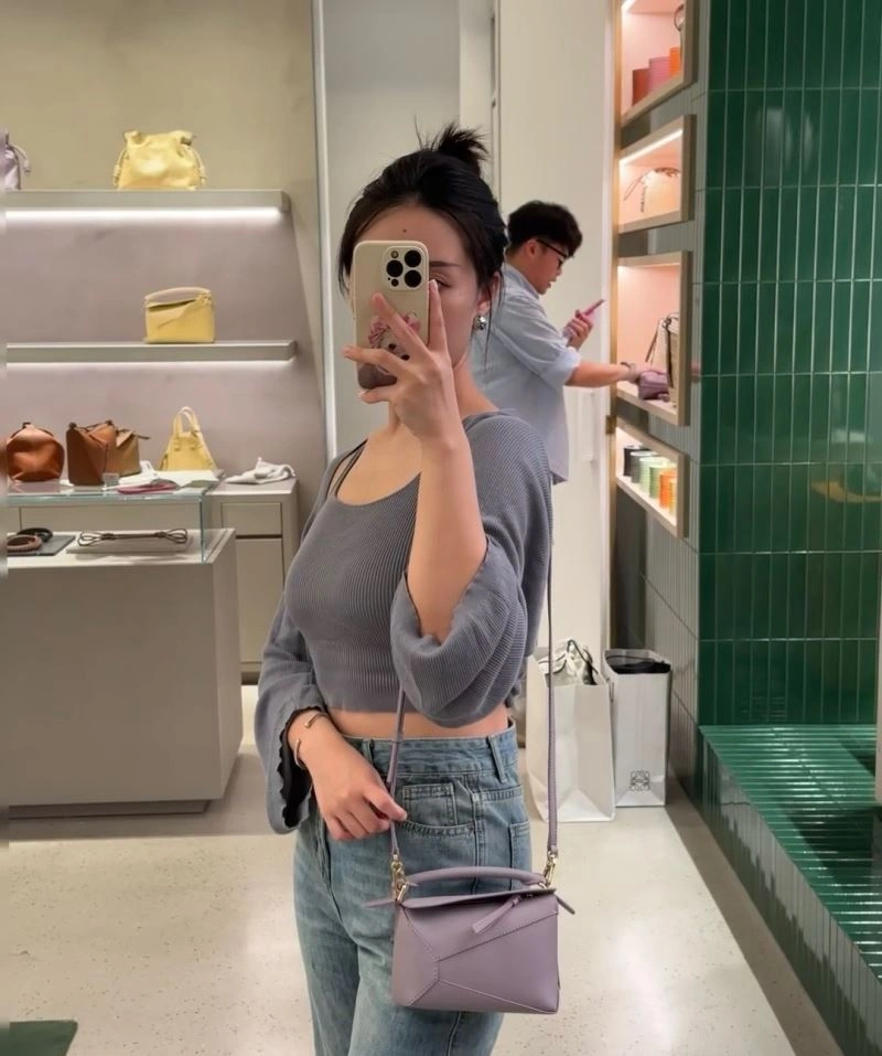 Cut-rate Loewe Puzzle Bags