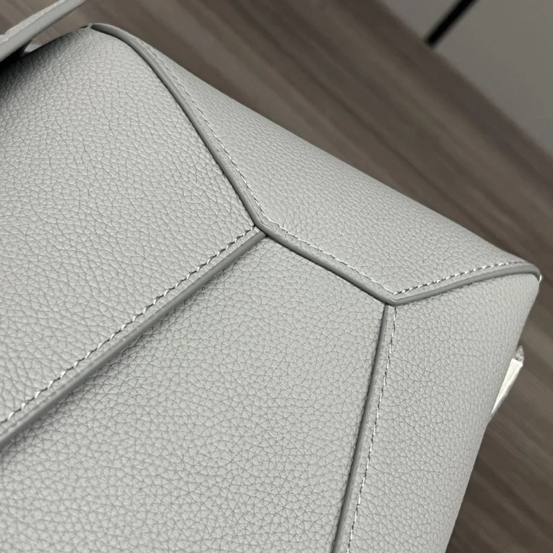 Top mirror Loewe Puzzle Bags