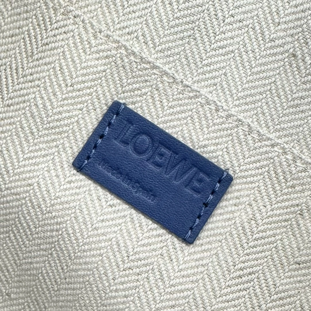 Top mirror Loewe Puzzle Bags