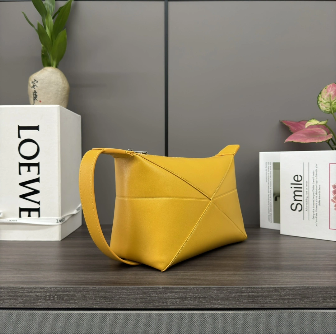 Top mirror Loewe Puzzle Bags