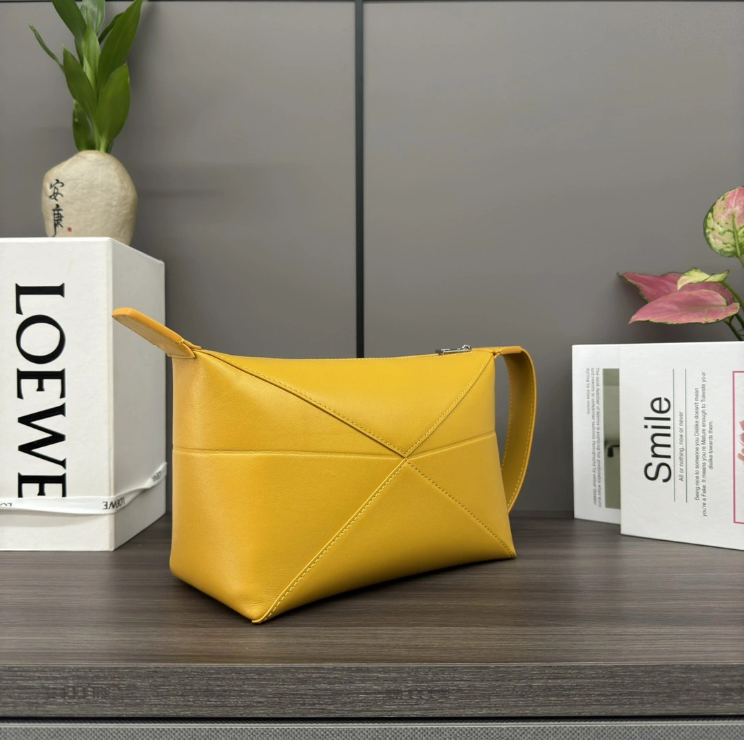 Top mirror Loewe Puzzle Bags