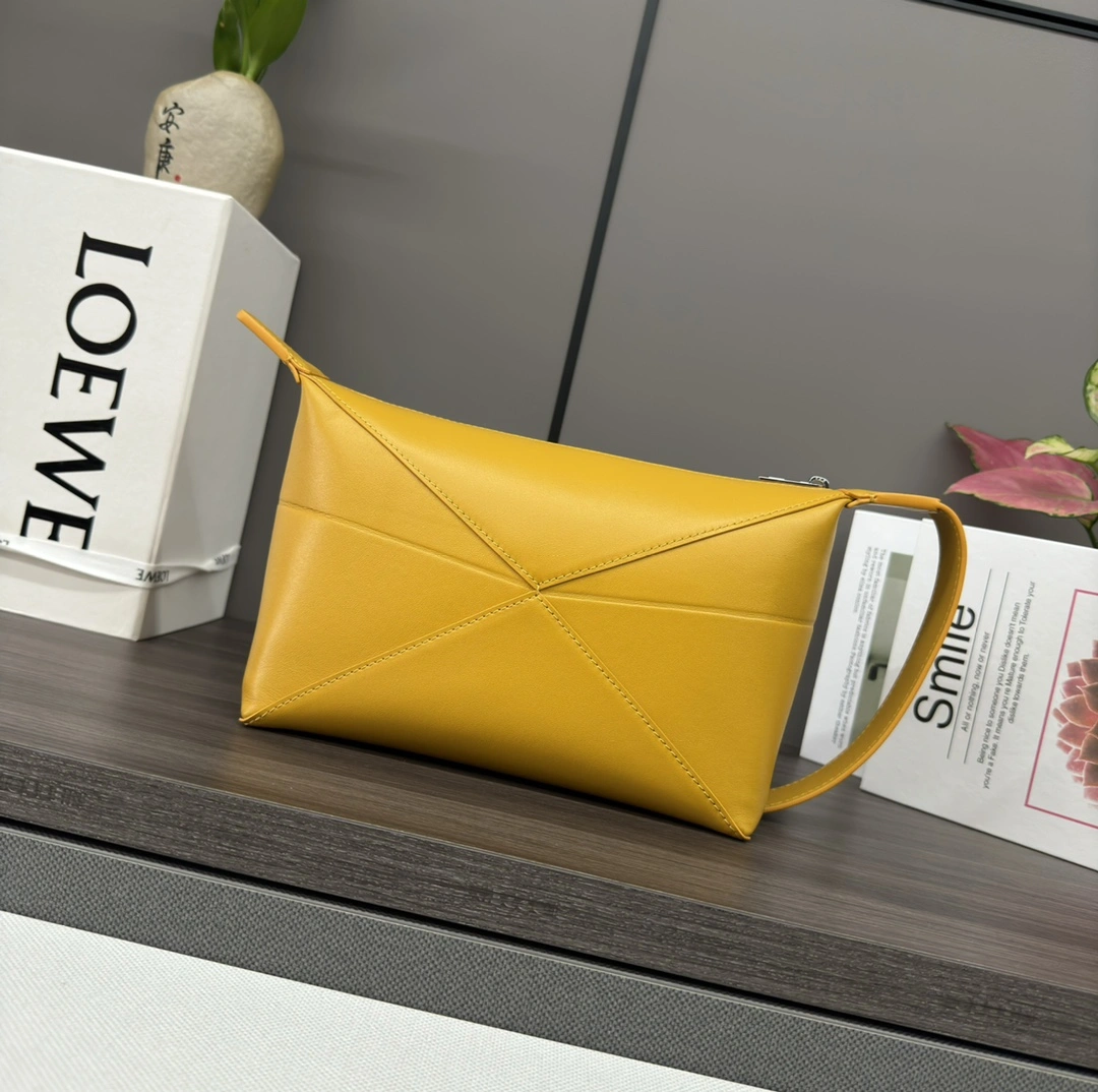 Top mirror Loewe Puzzle Bags