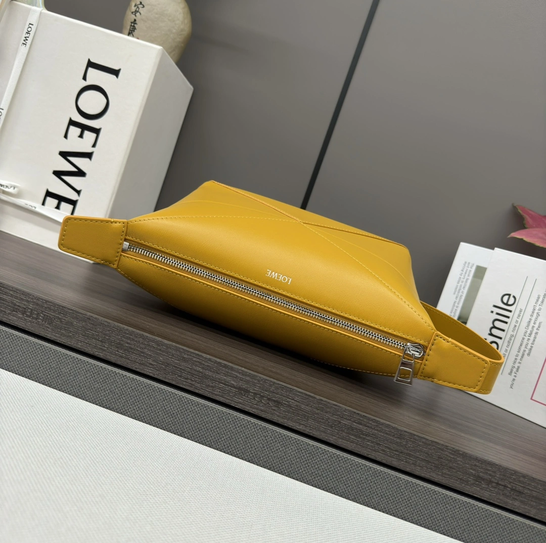 Top mirror Loewe Puzzle Bags