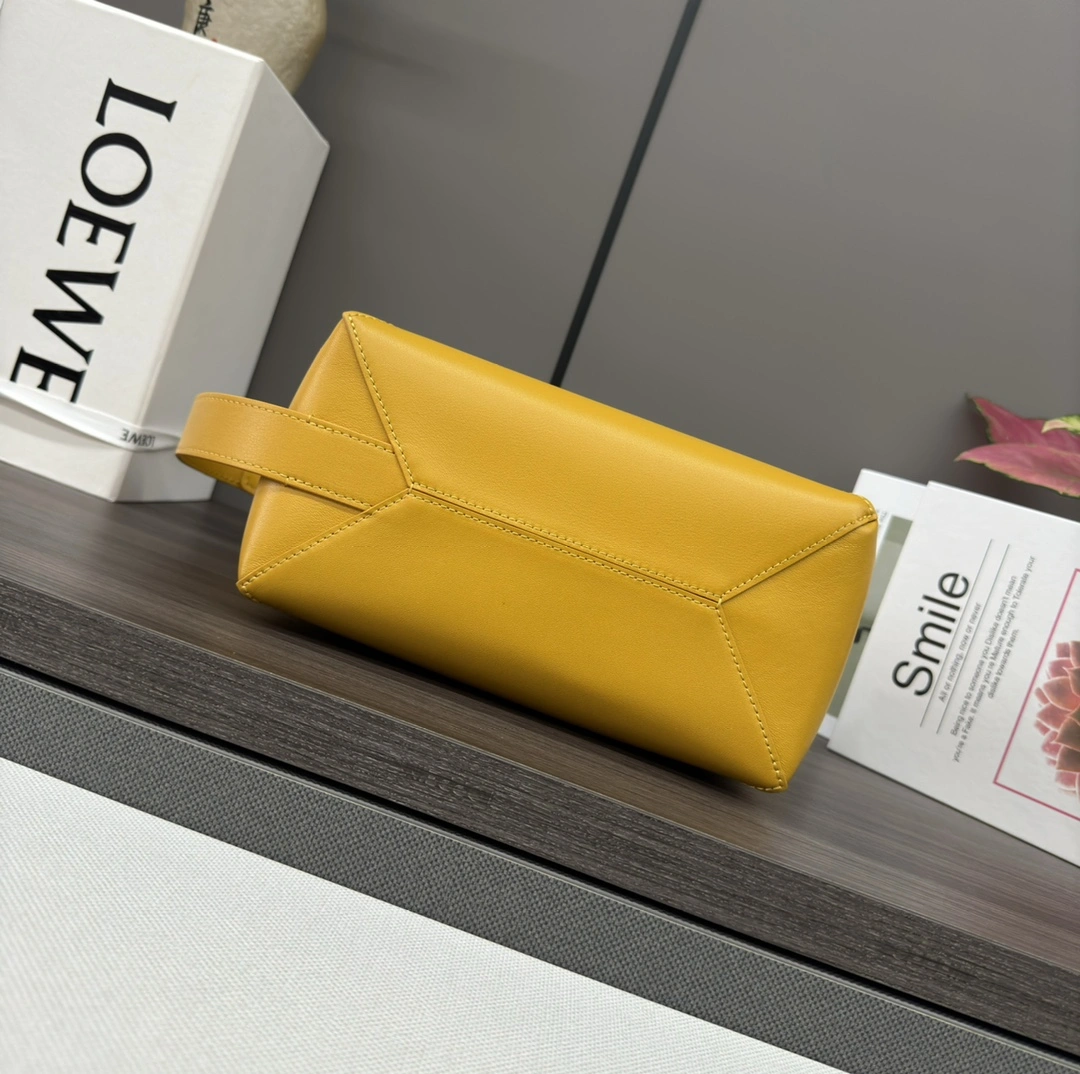 Top mirror Loewe Puzzle Bags