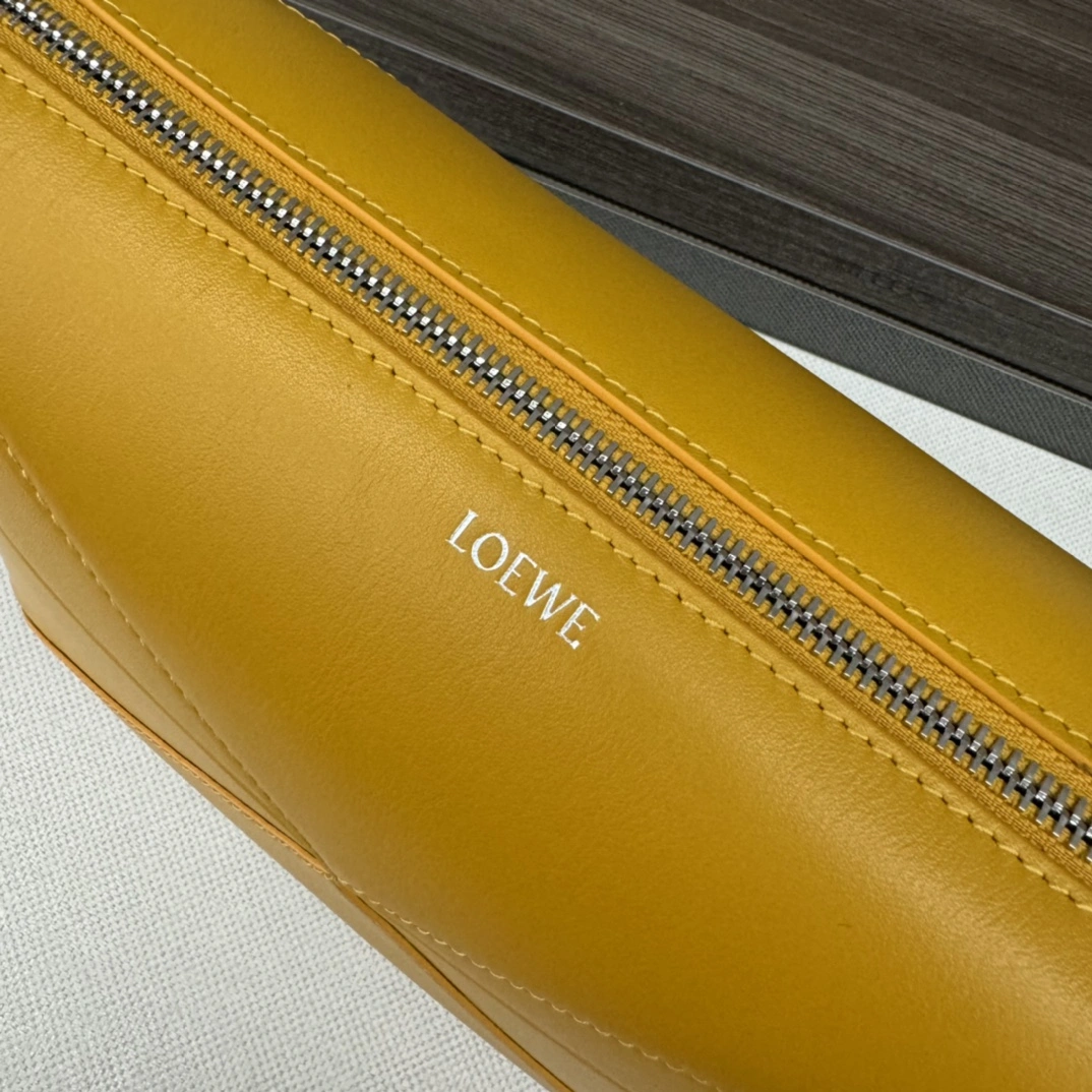 Top mirror Loewe Puzzle Bags