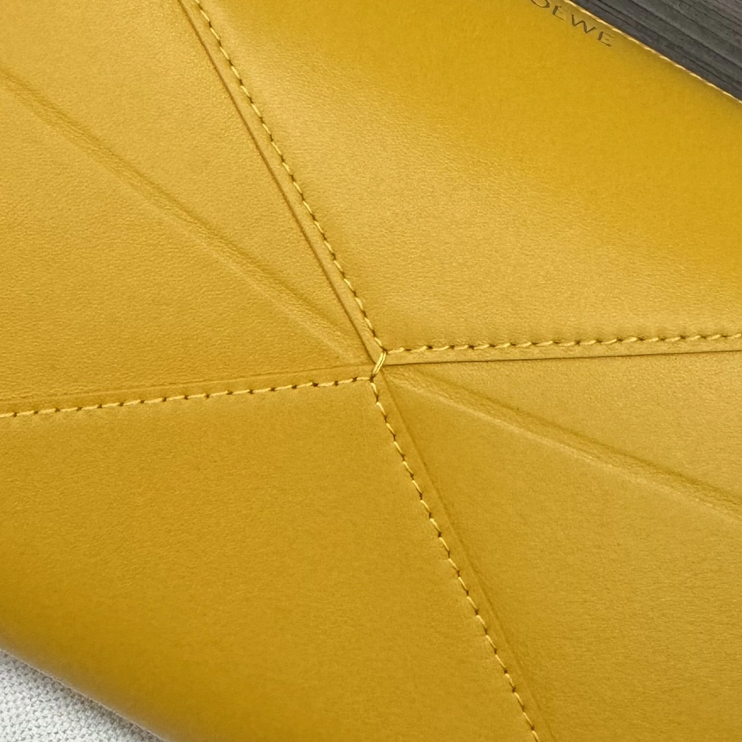 Top mirror Loewe Puzzle Bags
