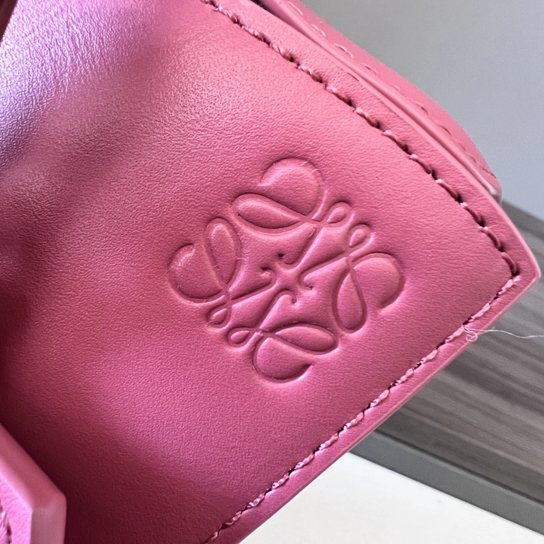 Exact replica Loewe Puzzle Bags