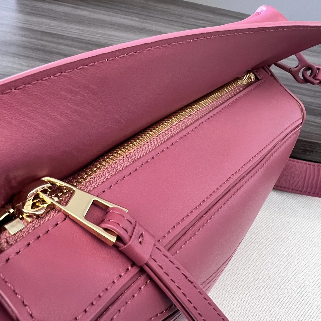 Exact replica Loewe Puzzle Bags
