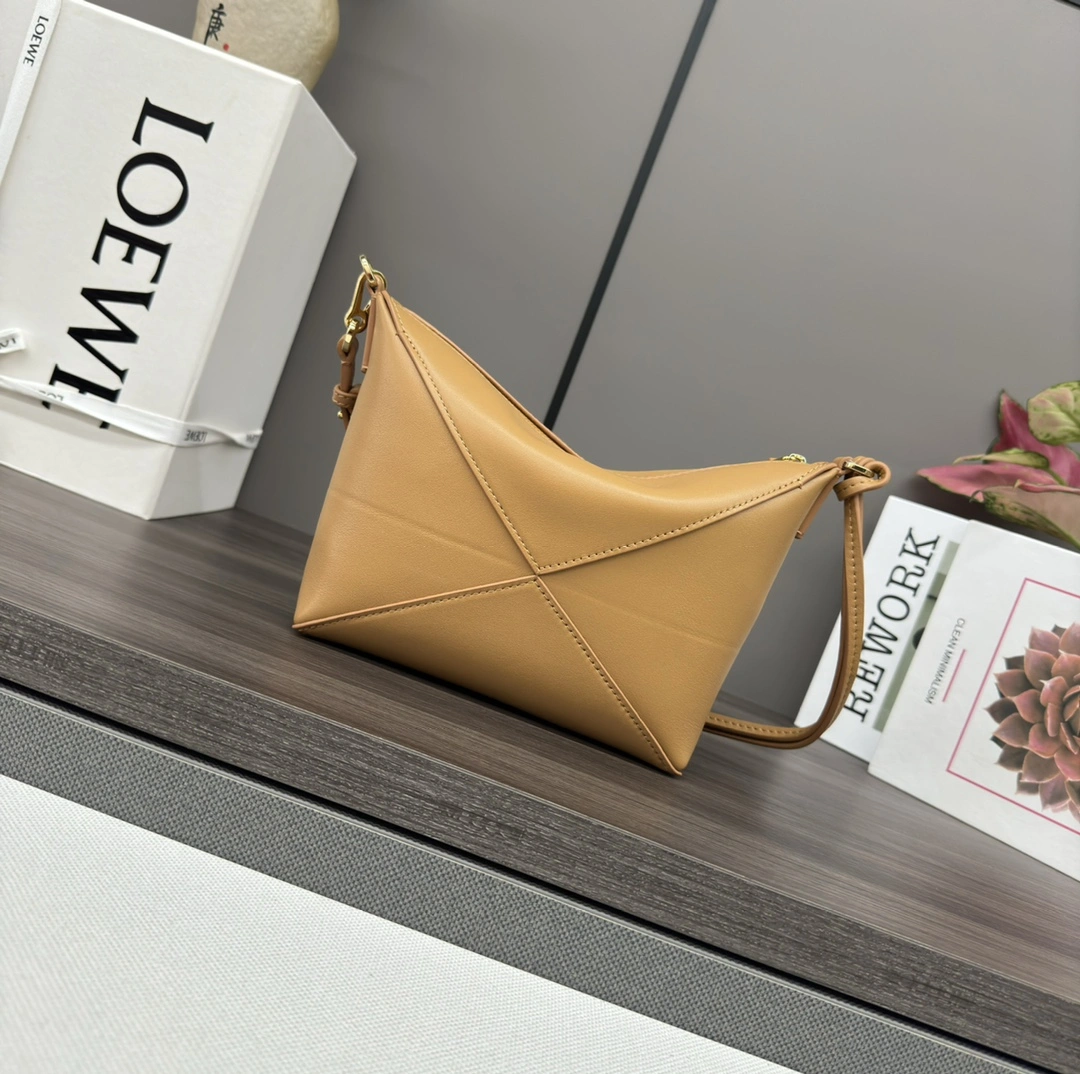 Reasonably priced Loewe Puzzle Bags