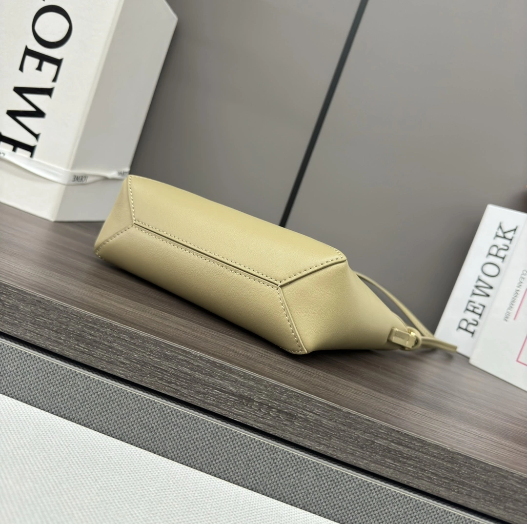 Official Loewe Puzzle Bags