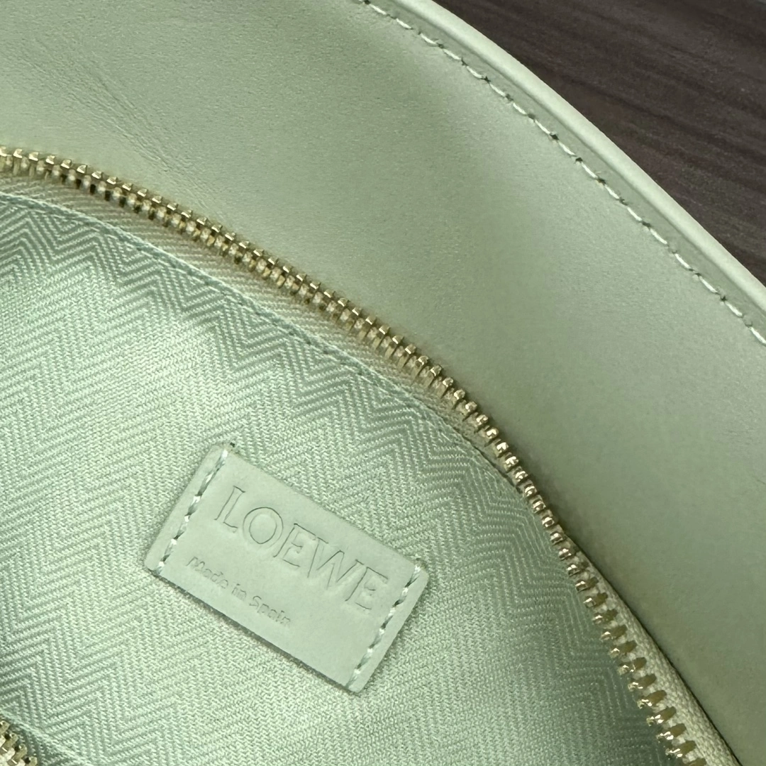 Reasonably priced Loewe Puzzle Bags