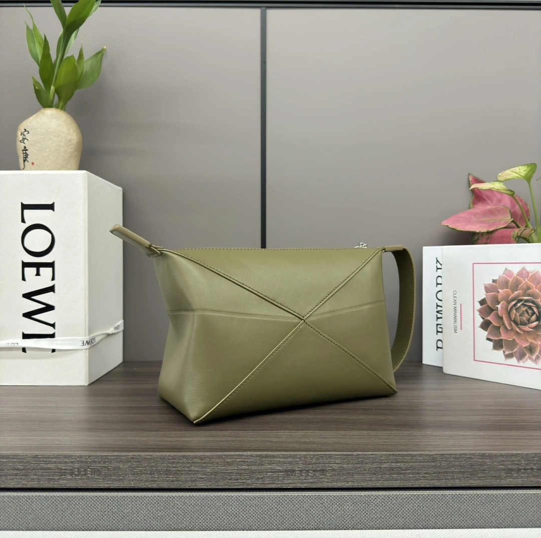 High fidelity Loewe Puzzle Bags