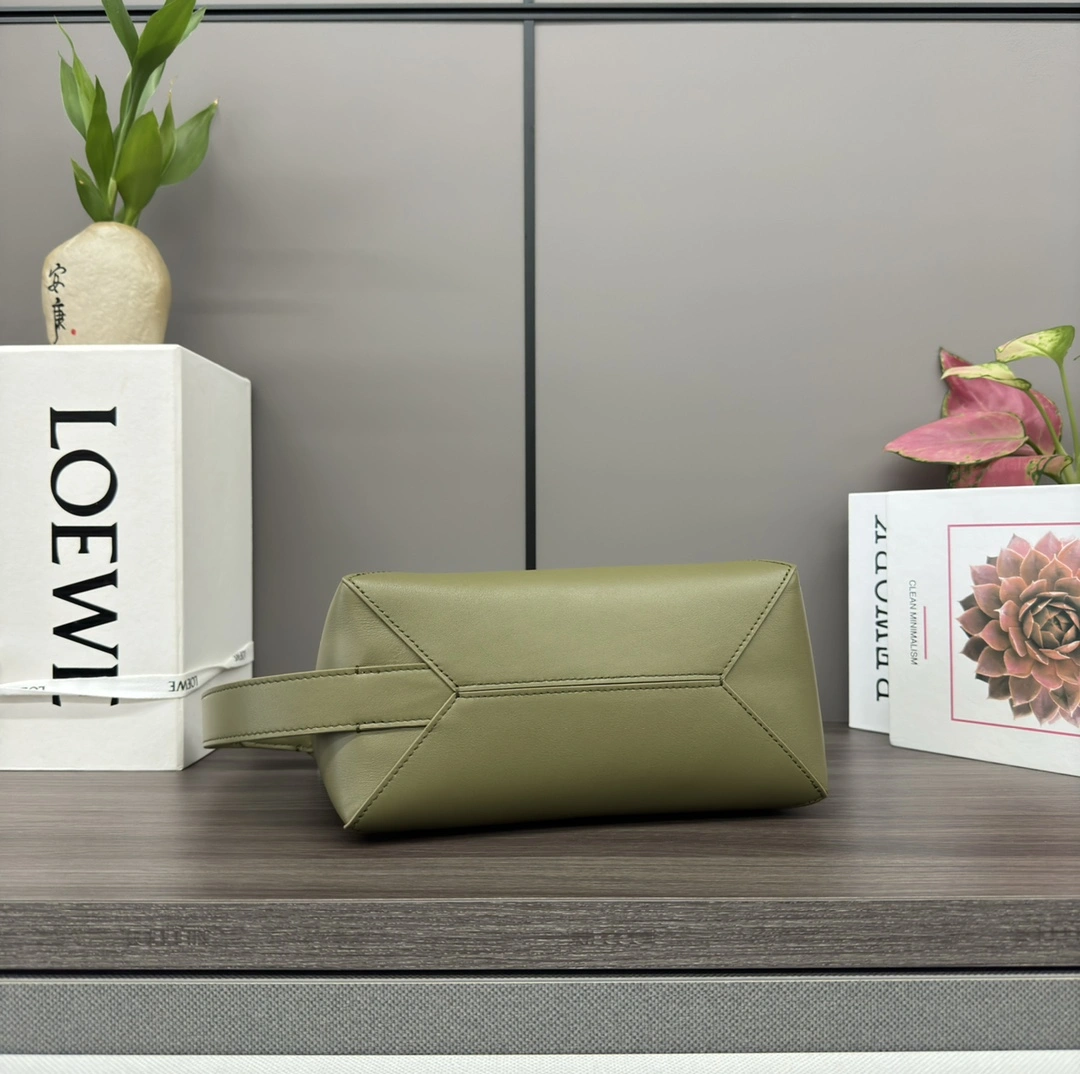 High fidelity Loewe Puzzle Bags