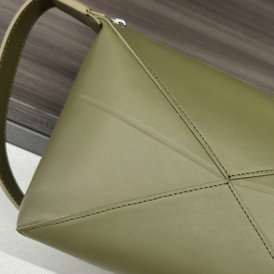 High fidelity Loewe Puzzle Bags