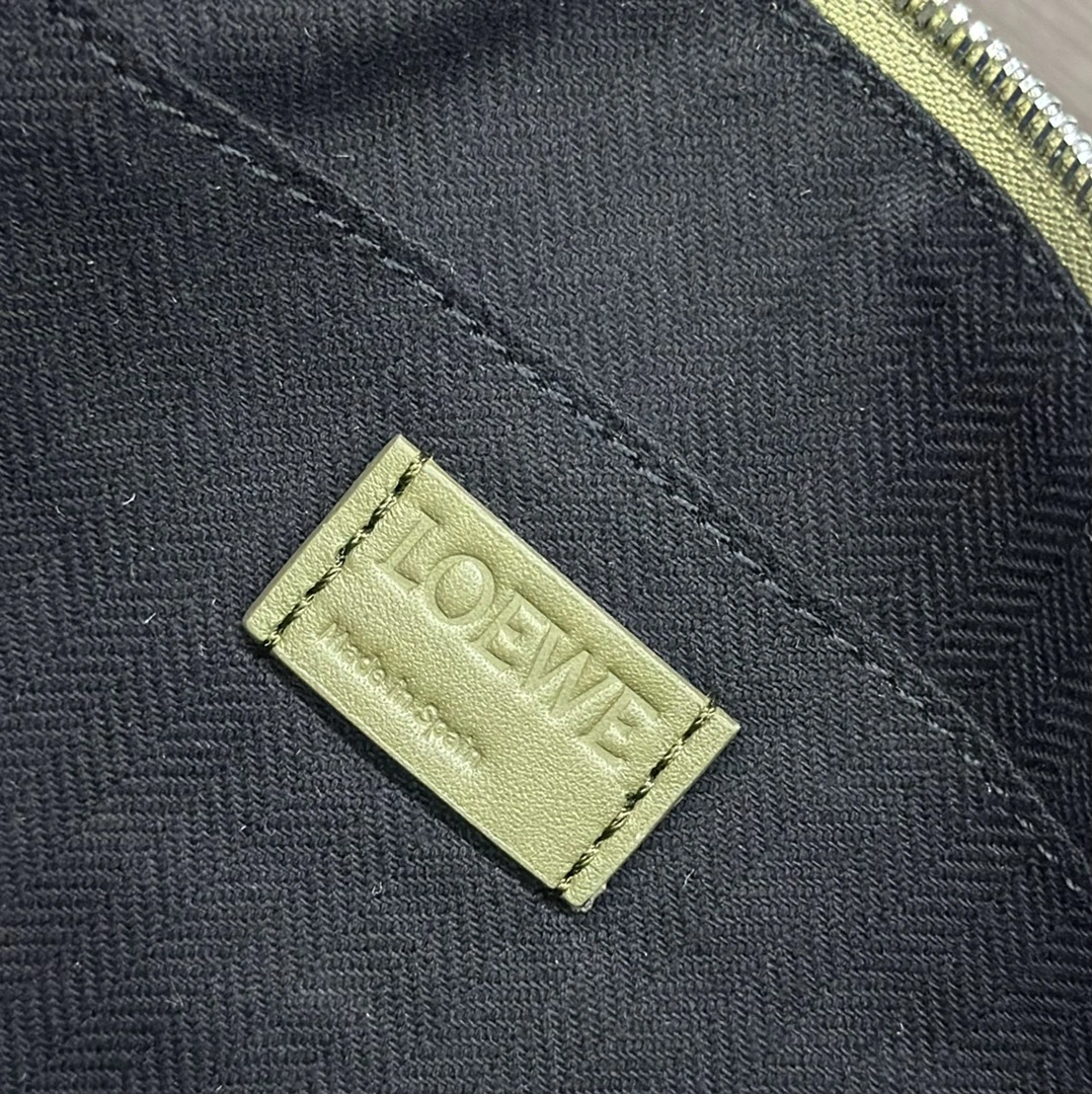 High fidelity Loewe Puzzle Bags