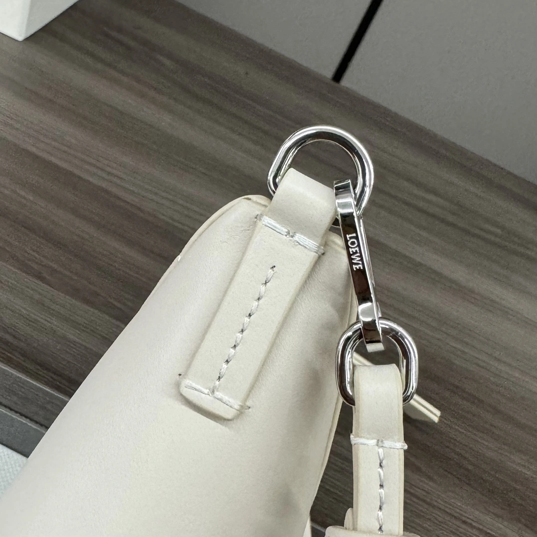 High fidelity Loewe Puzzle Bags