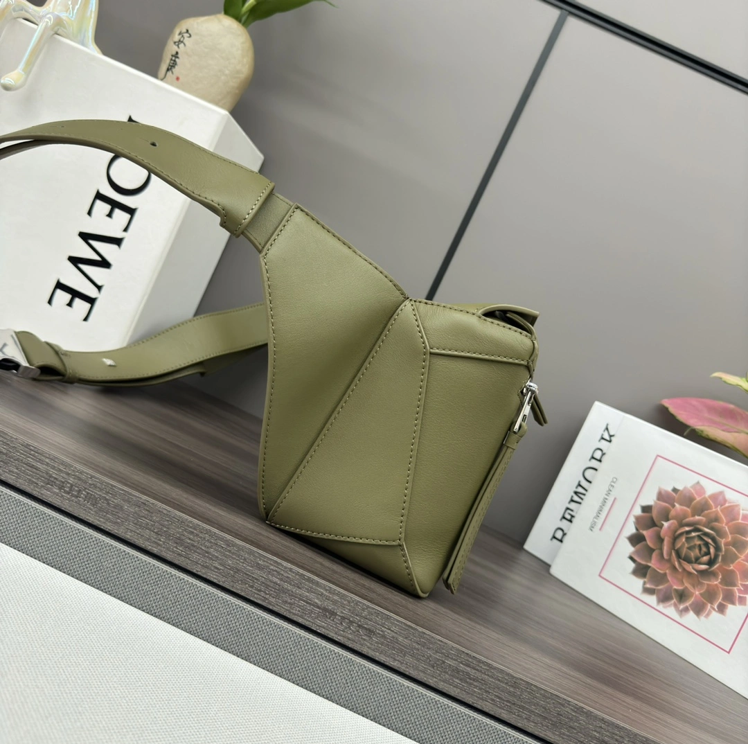 Top match Loewe Puzzle Bags