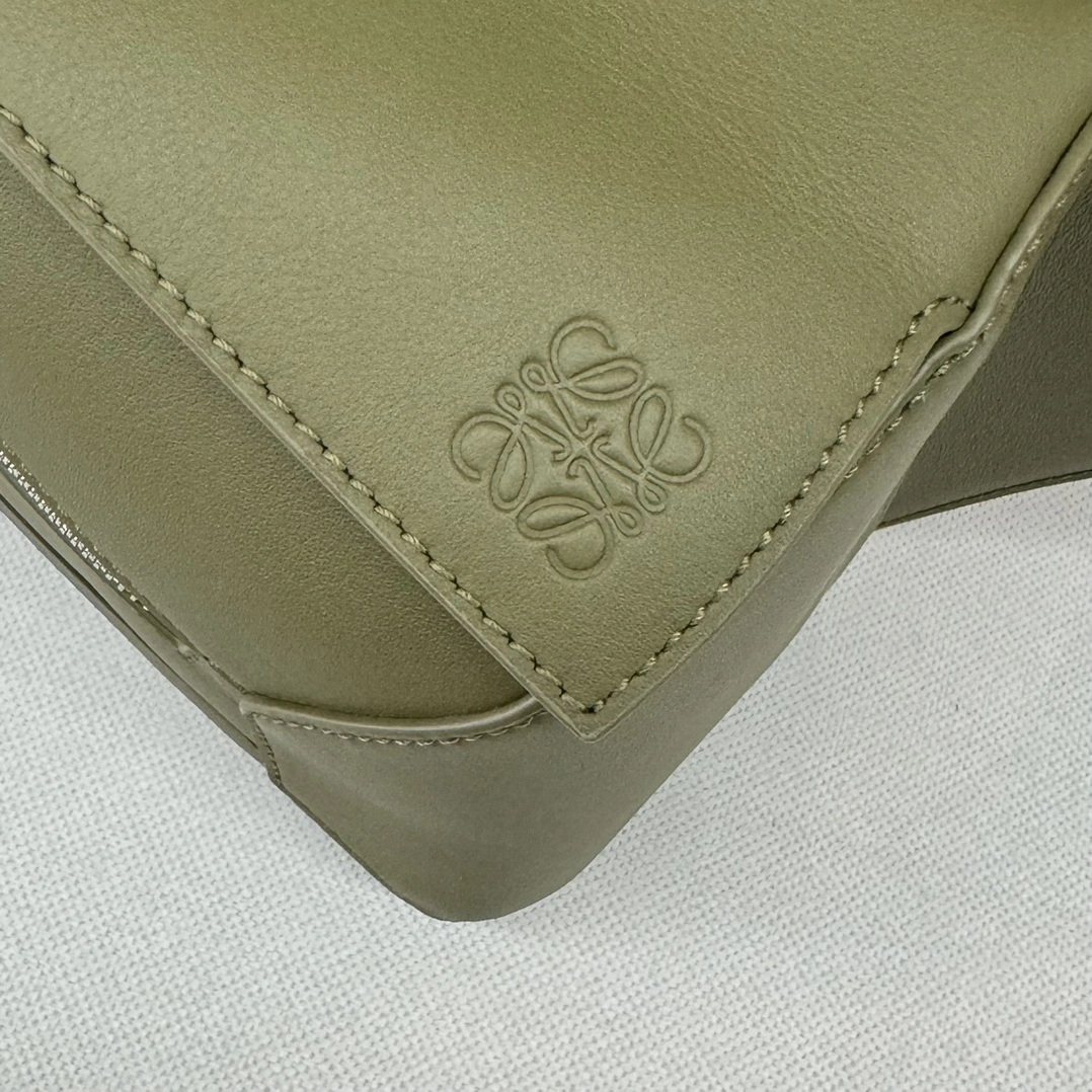Top match Loewe Puzzle Bags