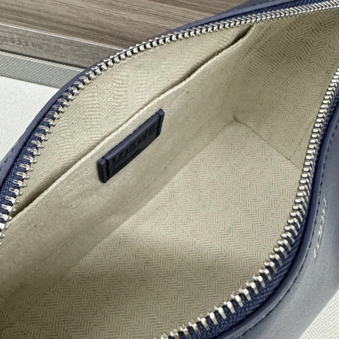 High fidelity Loewe Puzzle Bags