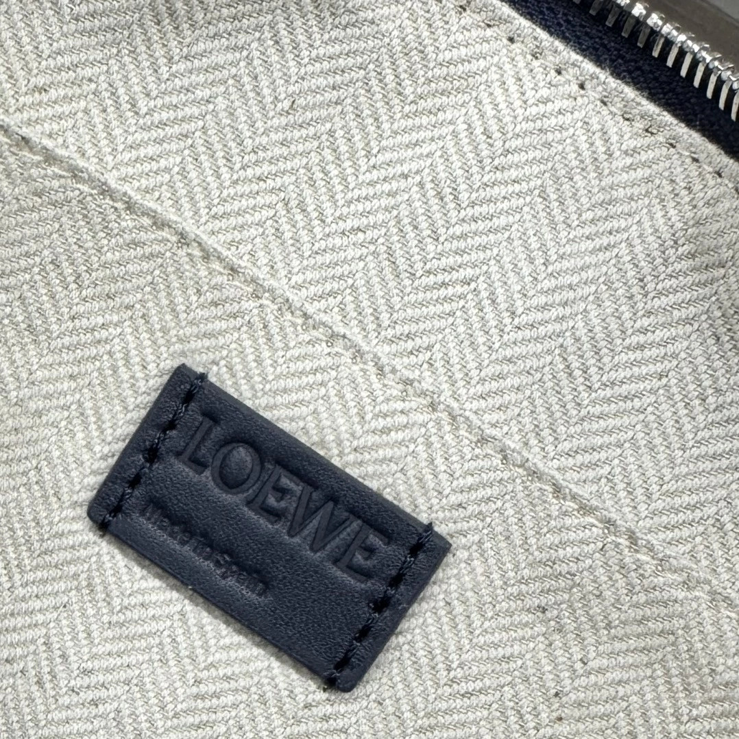 High fidelity Loewe Puzzle Bags