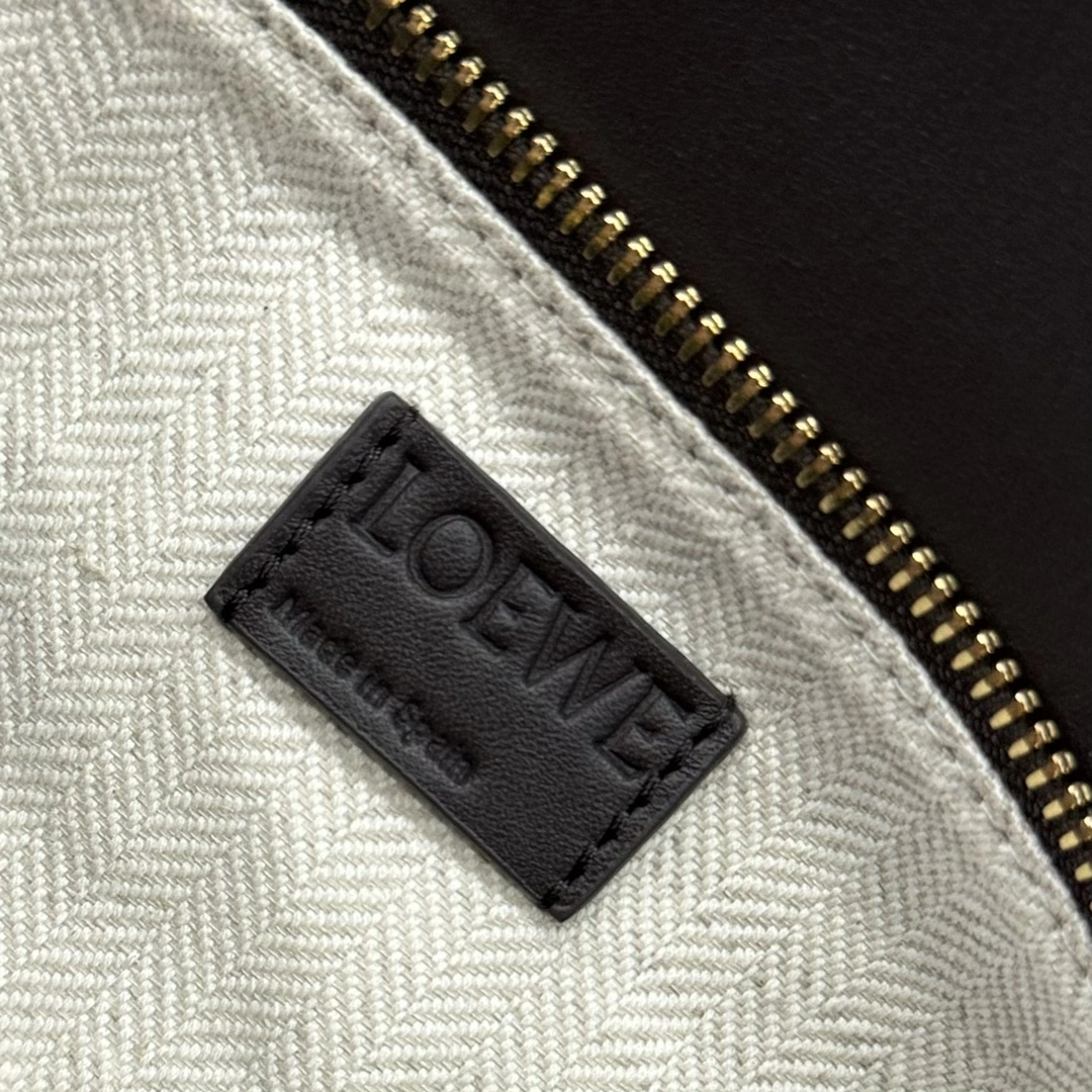Budget-friendly Loewe Puzzle Bags