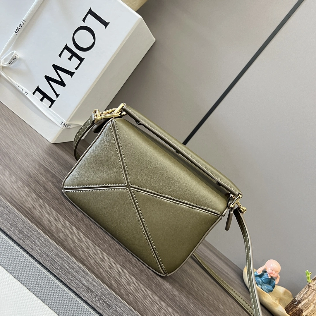 Official Loewe Puzzle Bags