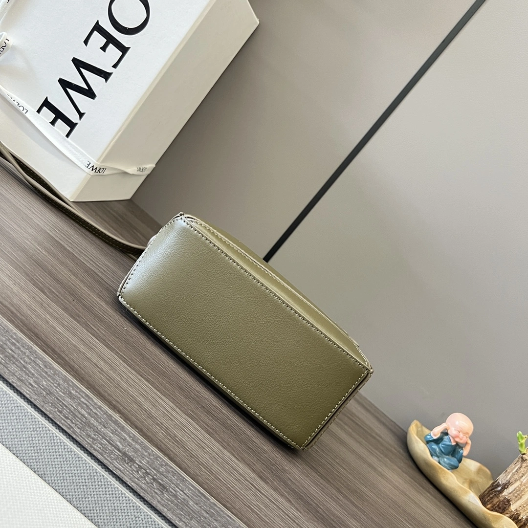 Official Loewe Puzzle Bags