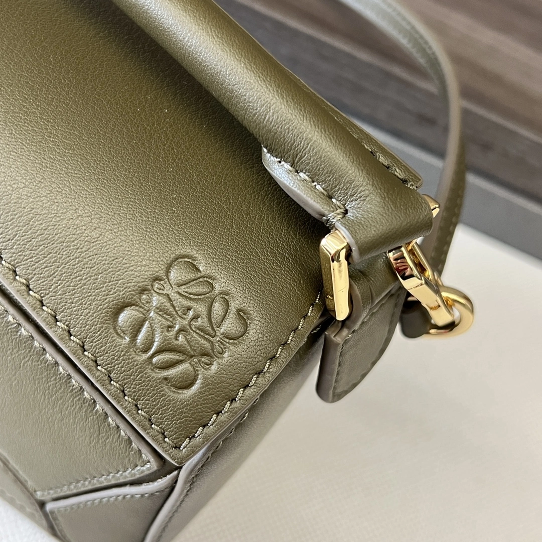 Official Loewe Puzzle Bags