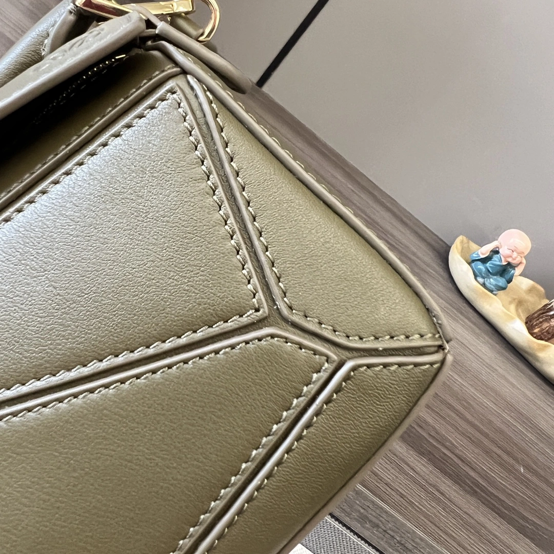 Official Loewe Puzzle Bags