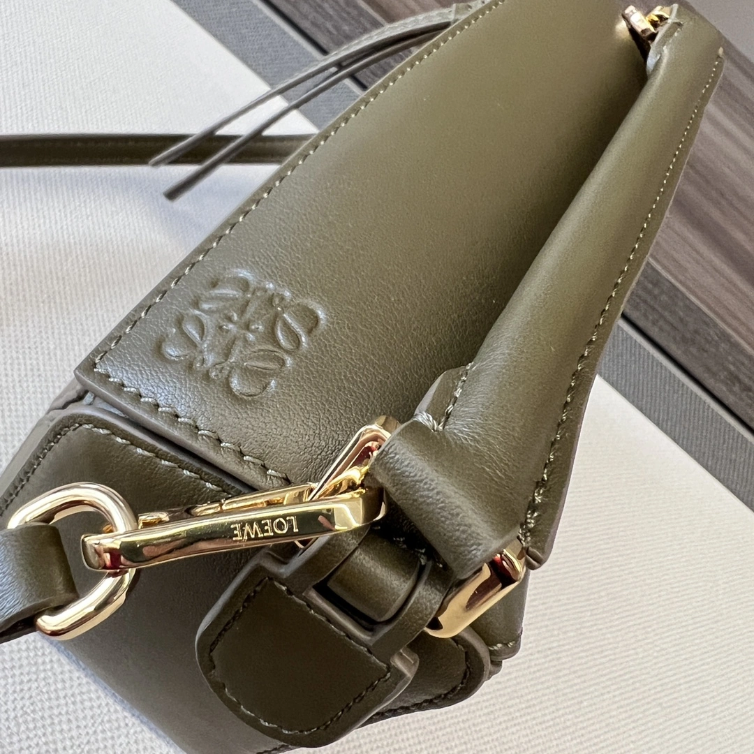 Official Loewe Puzzle Bags