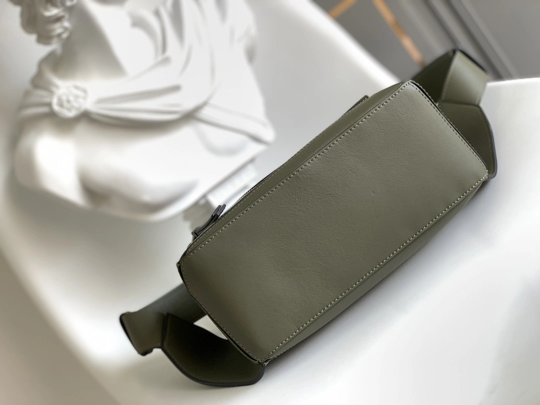 Official Loewe Puzzle Bags