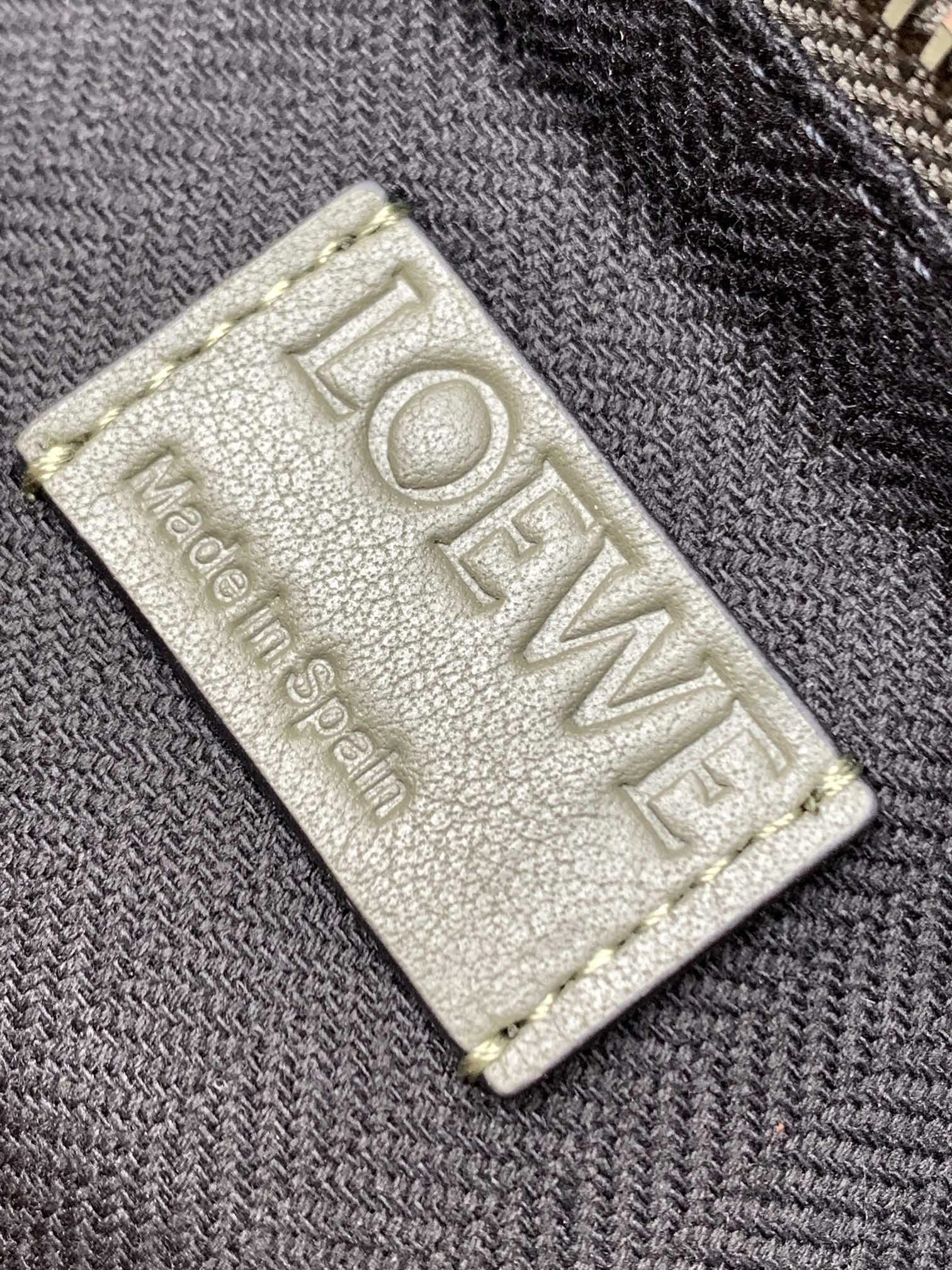 Official Loewe Puzzle Bags