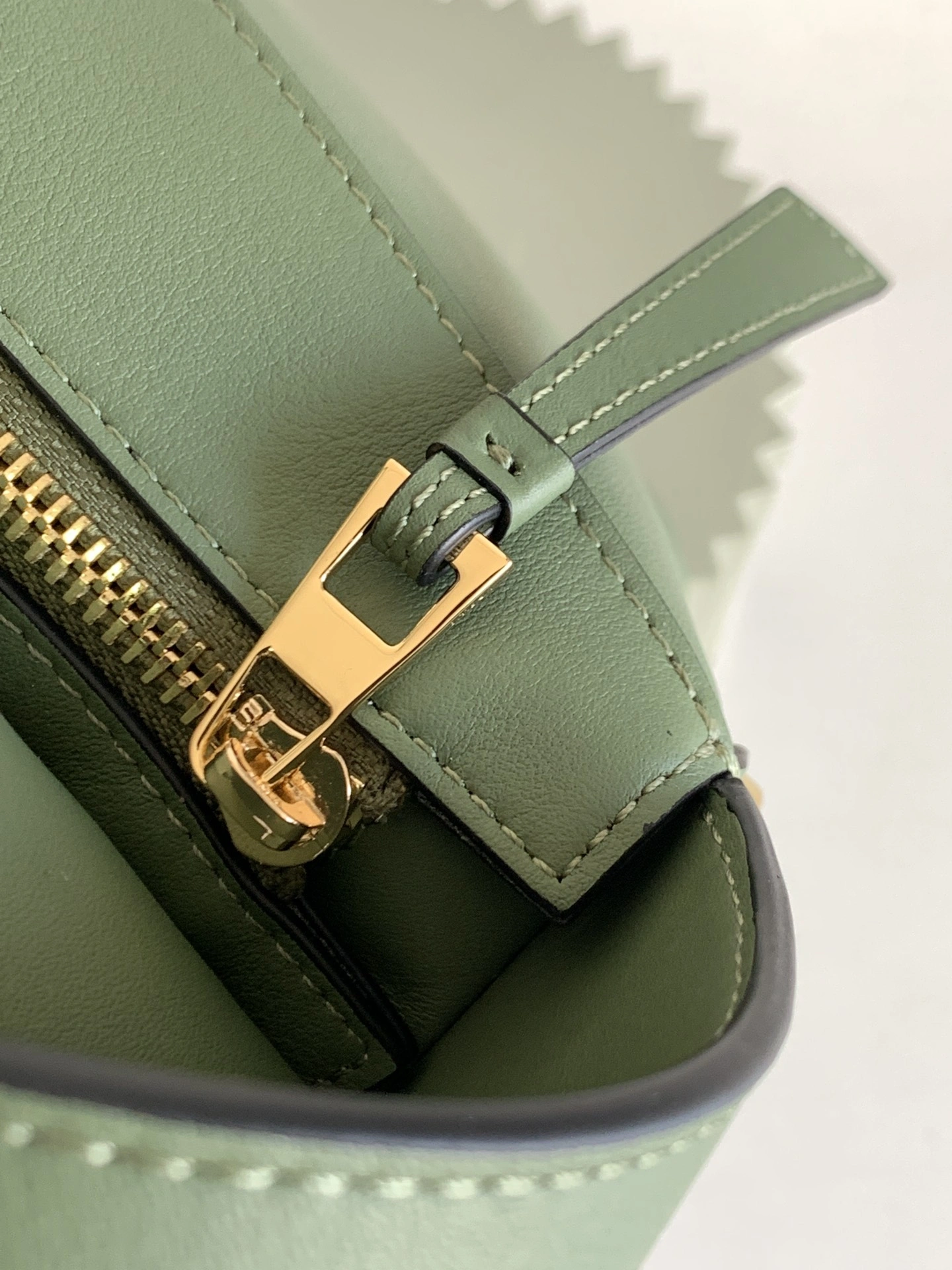 Accurate model Loewe Puzzle Bags