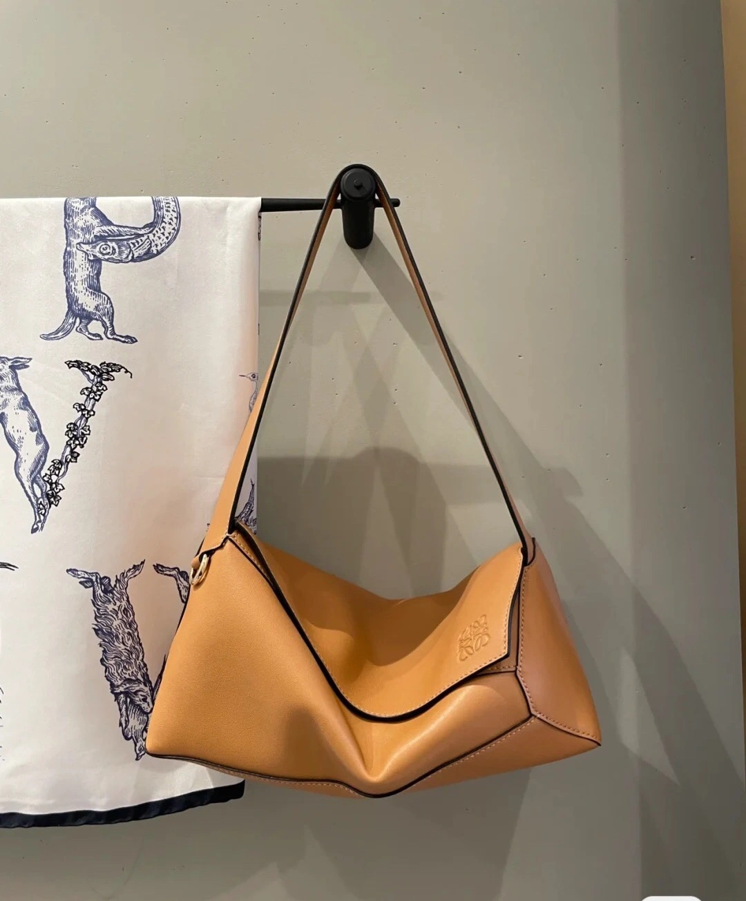 Accurate model Loewe Puzzle Bags