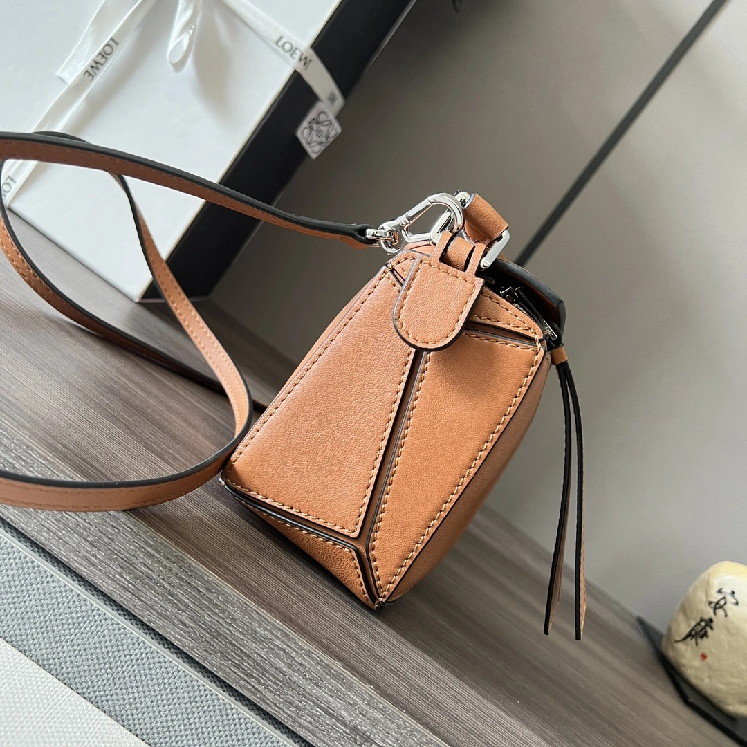 Bargain Loewe Puzzle Bags