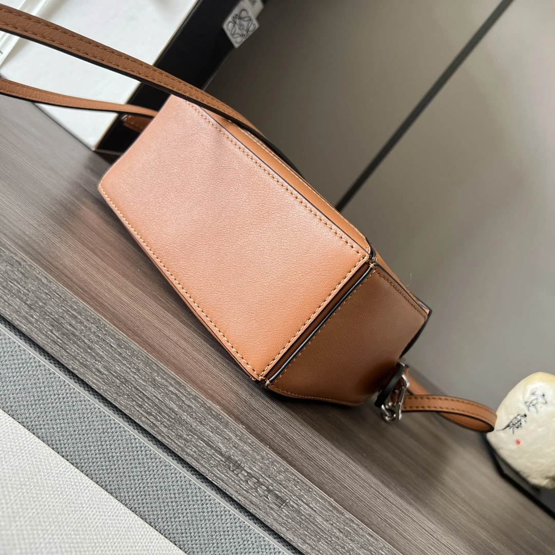 Bargain Loewe Puzzle Bags