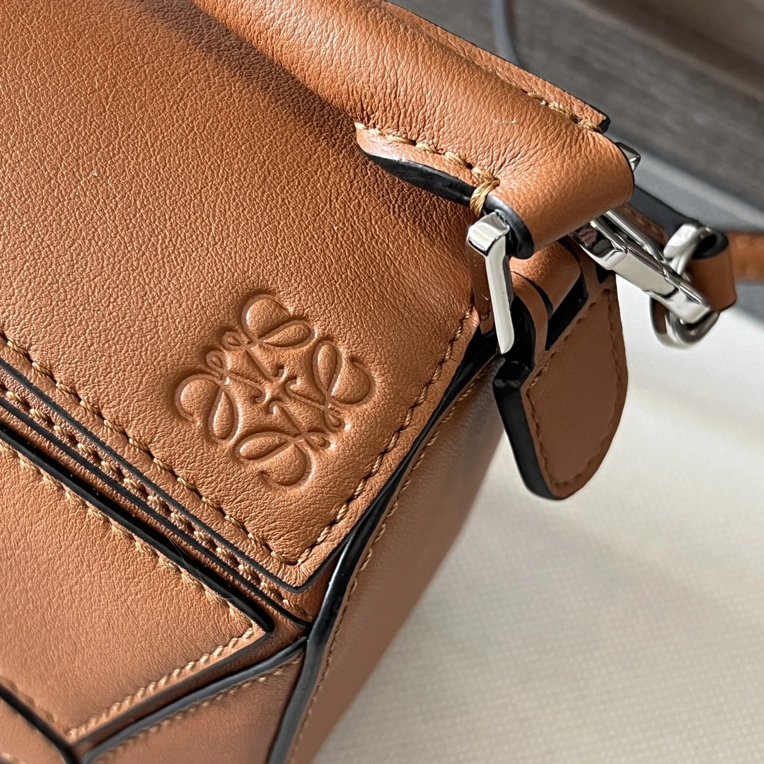 Bargain Loewe Puzzle Bags