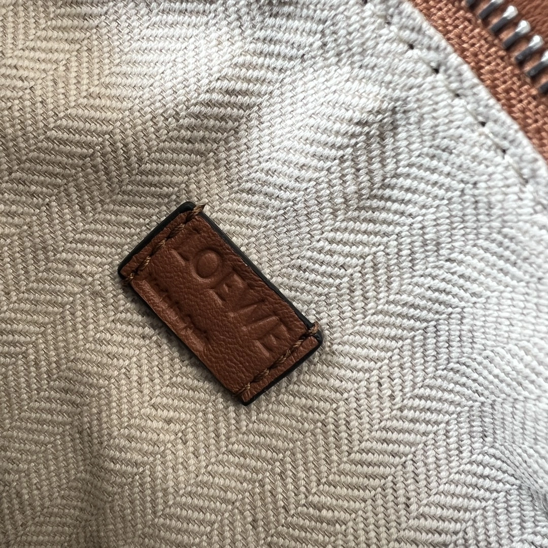 Bargain Loewe Puzzle Bags