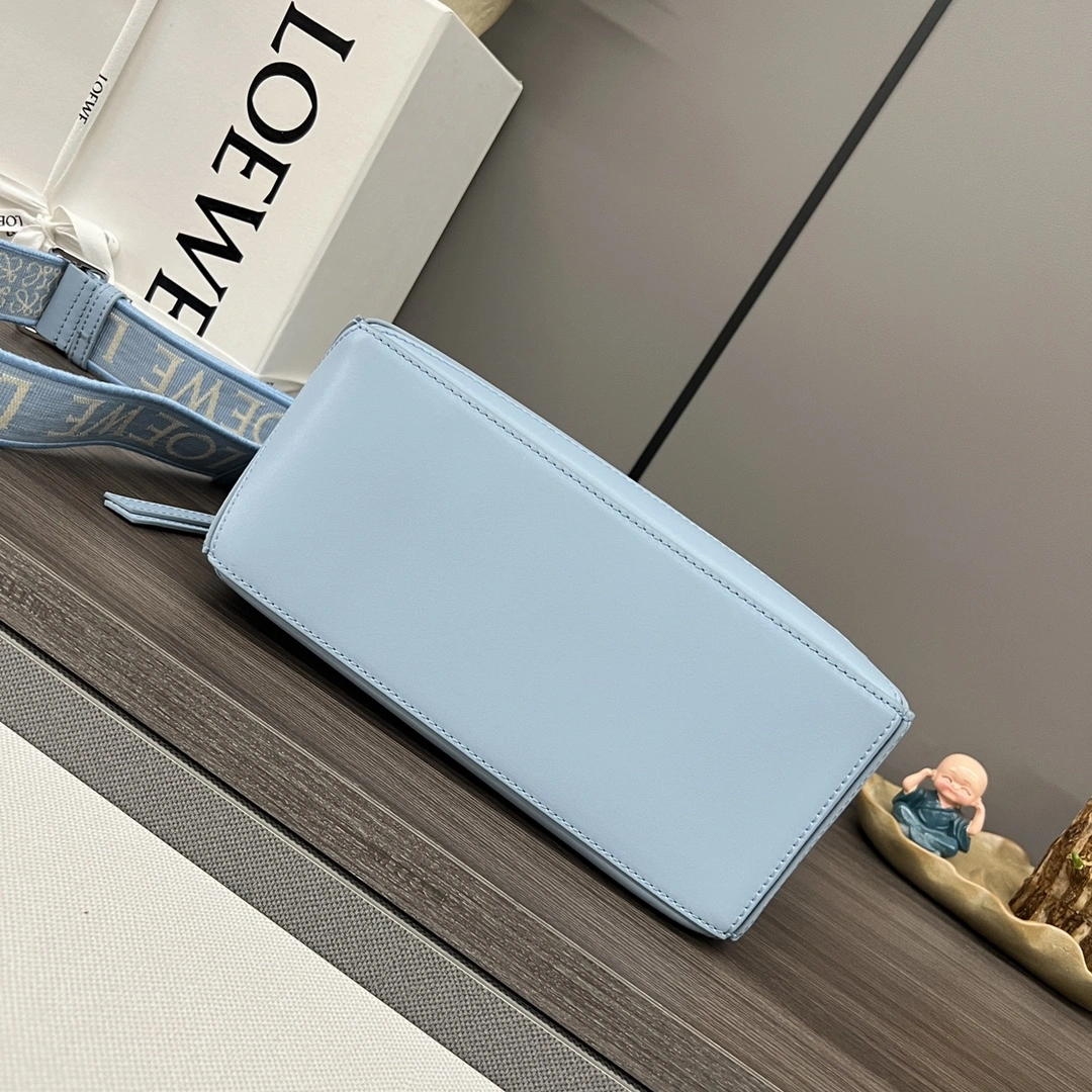 Reasonably priced Loewe Puzzle Bags