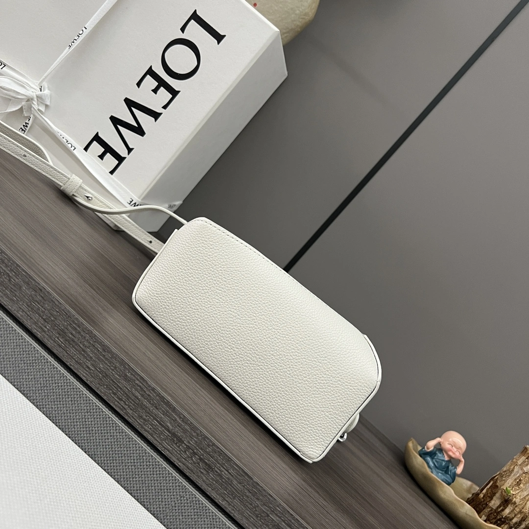 Inexpensive Loewe Puzzle Bags